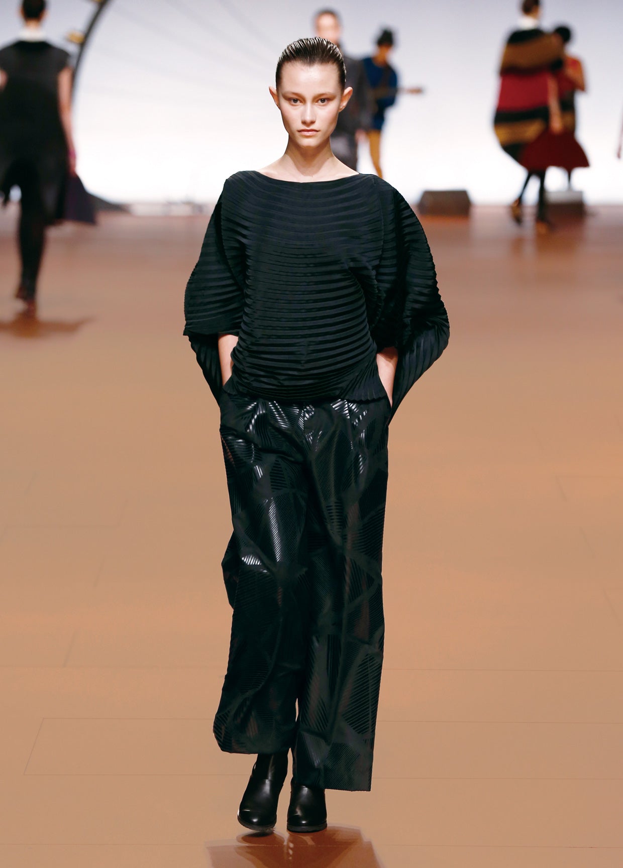 ISSEY MIYAKE AUTUMN WINTER 2014 COLLECTIONS 07 – ISSEY MIYAKE ONLINE STORE
