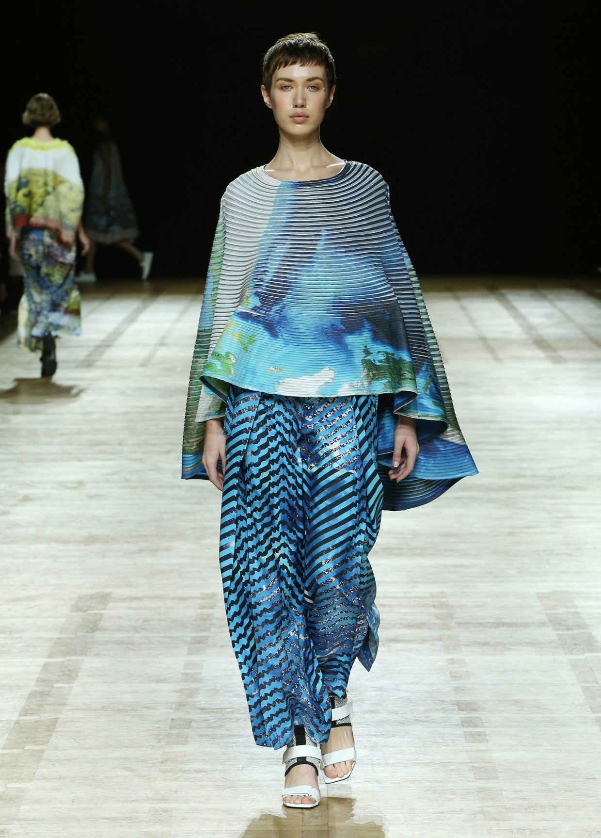 ISSEY MIYAKE SPRING SUMMER 2018 COLLECTIONS22 – ISSEY MIYAKE ONLINE STORE