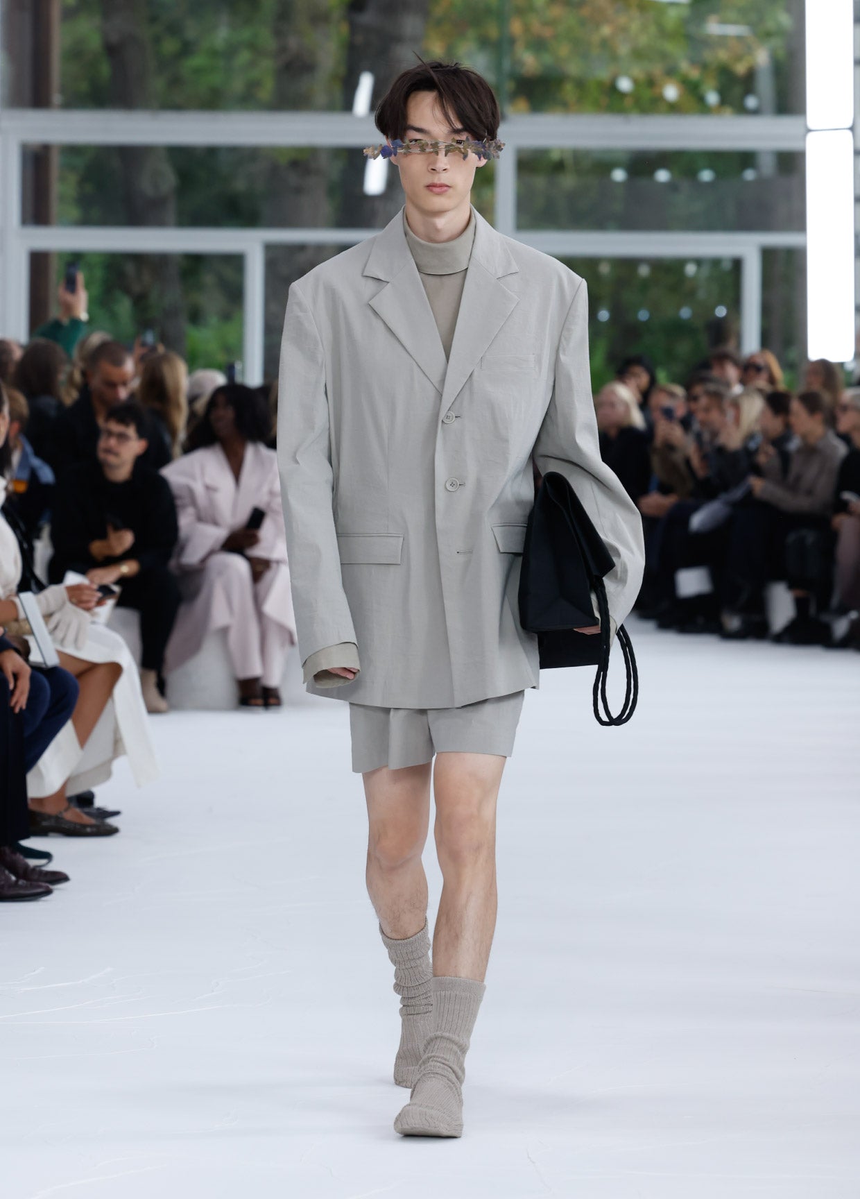 ISSEY MIYAKE SPRING SUMMER 2025 COLLECTIONS 13 – ISSEY MIYAKE ONLINE STORE