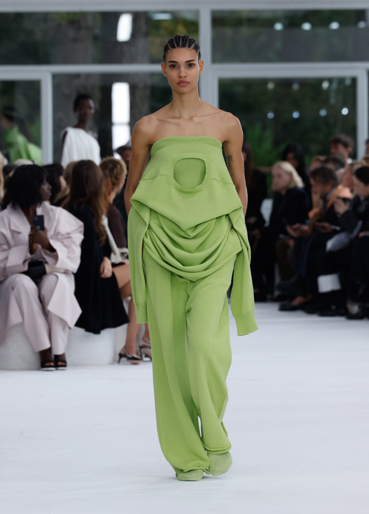 ISSEY MIYAKE SPRING SUMMER 2025 COLLECTIONS 28 – ISSEY MIYAKE ONLINE STORE