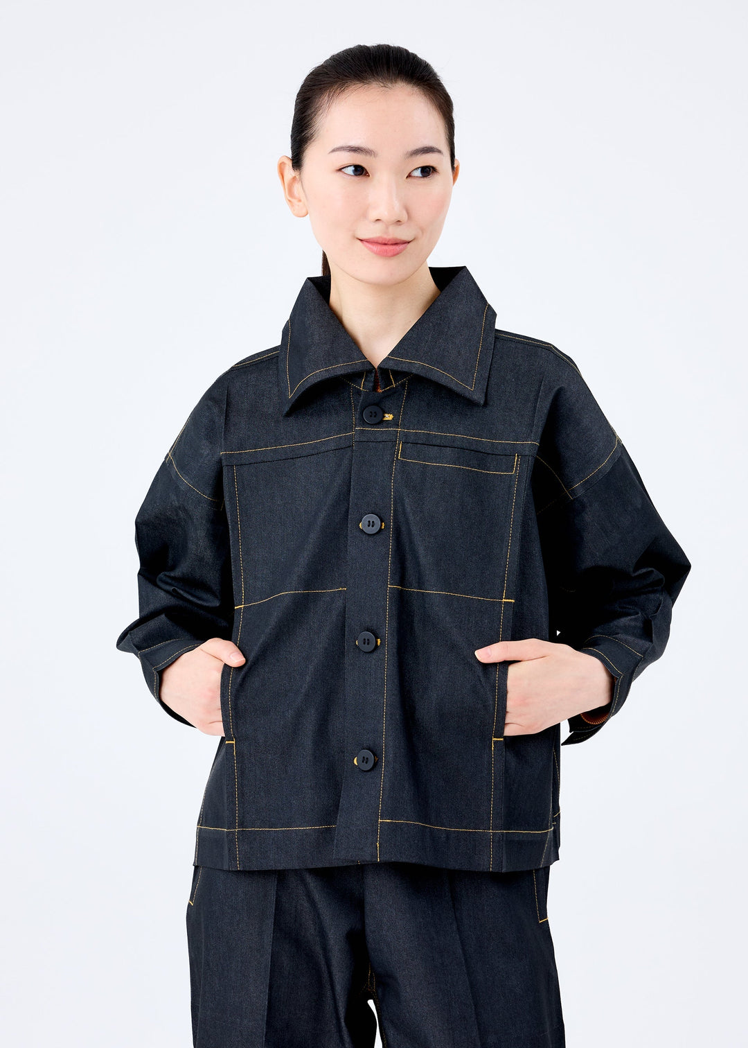 WOMEN / Jackets & Coats – ISSEY MIYAKE ONLINE STORE