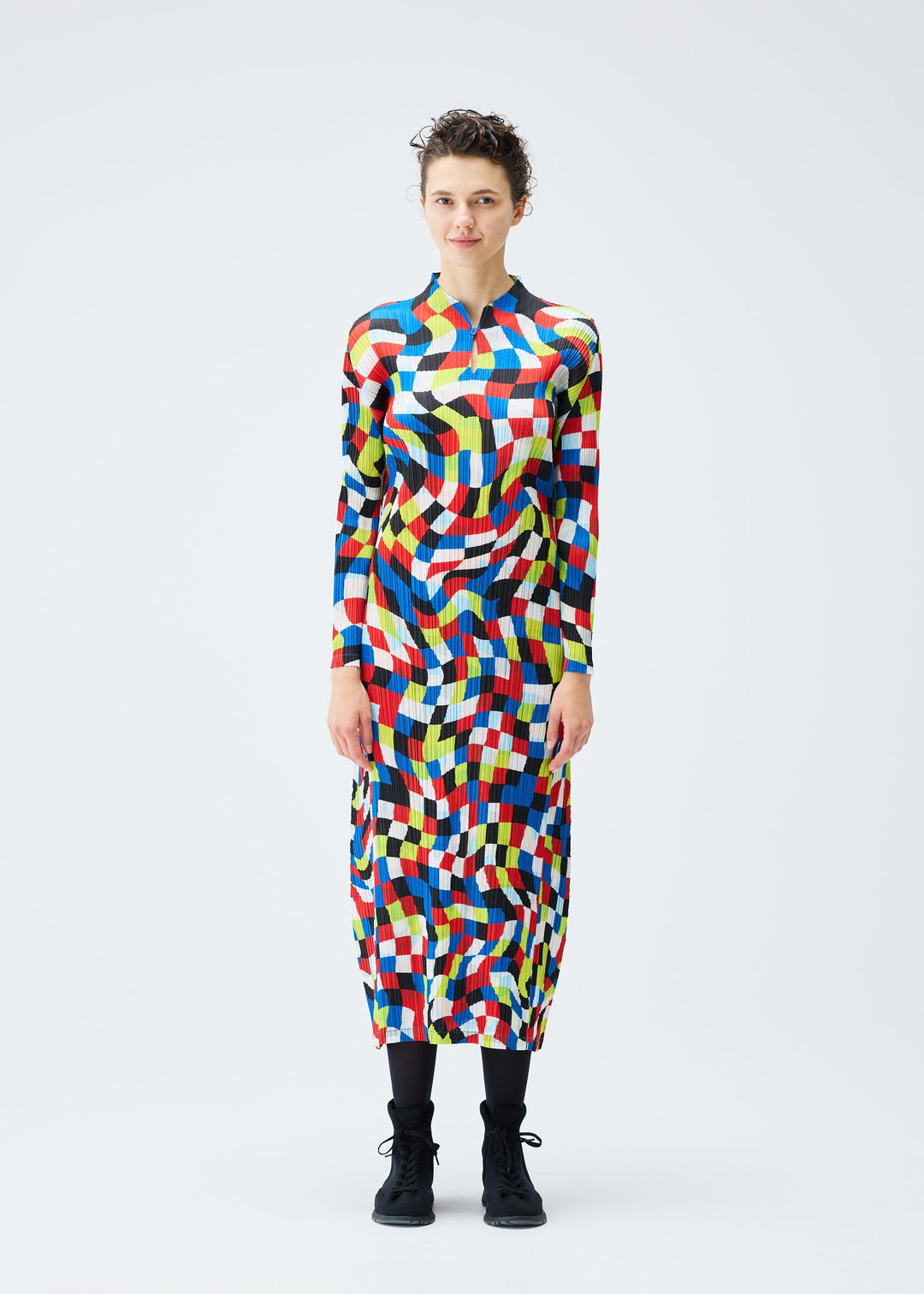 WOMEN / DRESSES – ISSEY MIYAKE ONLINE STORE